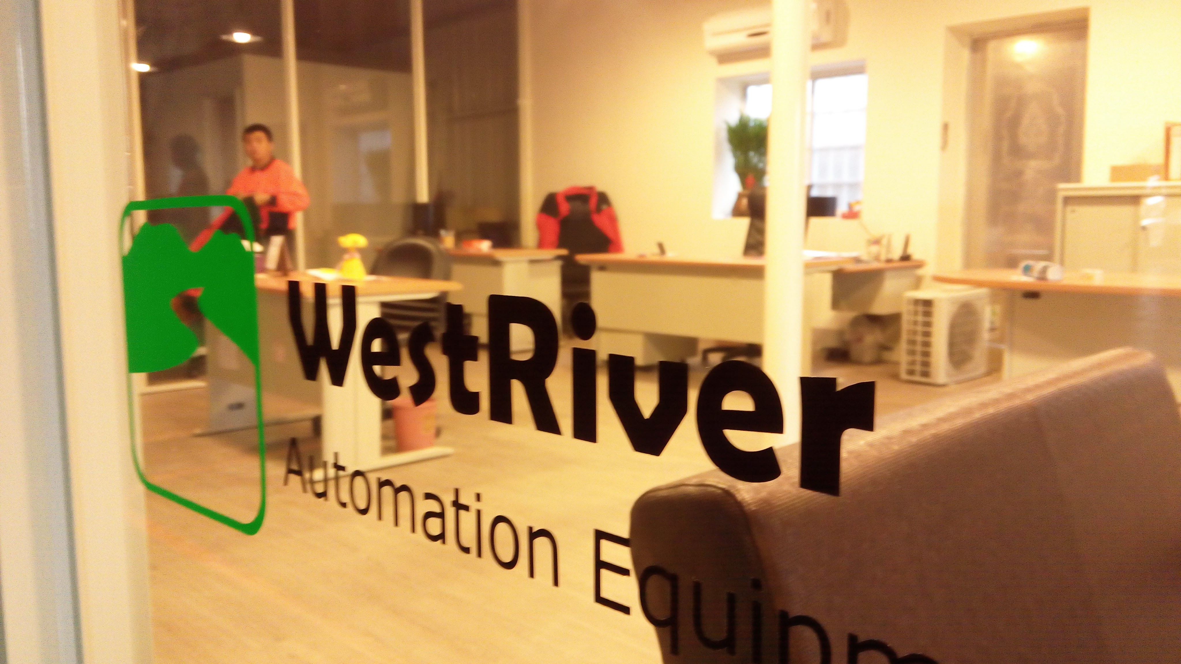 Automatic glue kitchens manufacturer - West River Automation Equipment